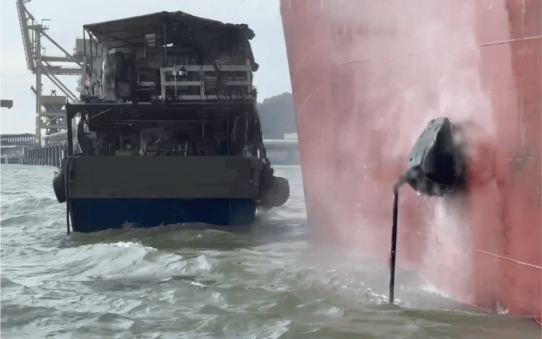 Boat Underwater Cleaning Service | Flat Bottom and Vertical Sides Hull ...